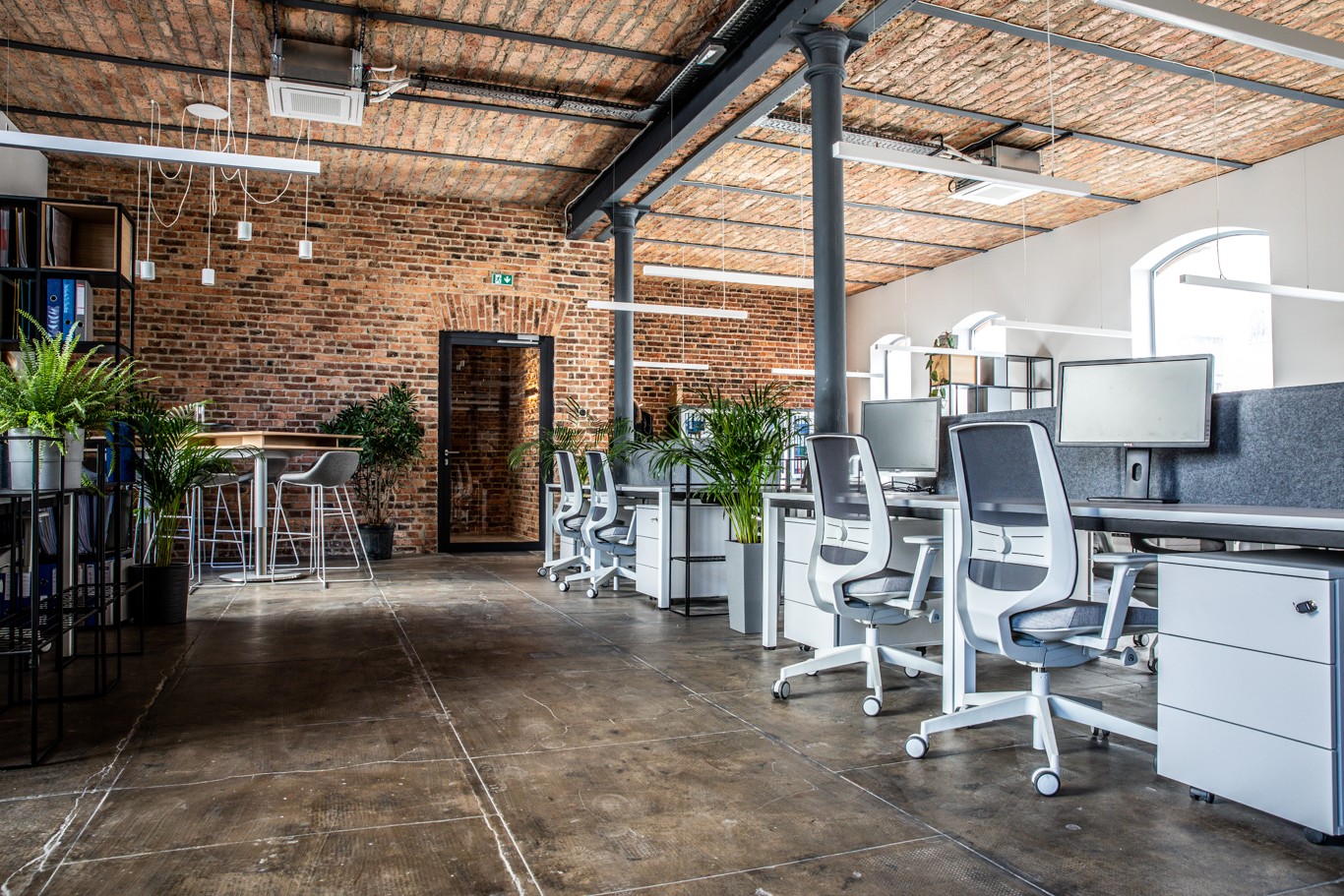 LightUp 250 Profim - universal, simple and compact chair