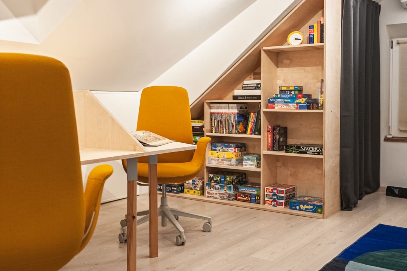 ElliePro - Profim - subtelne krzesło domowe od ITO Desing